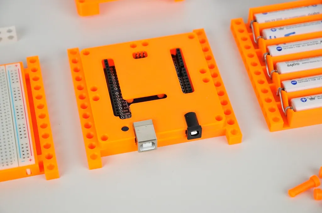 Arduino UNO R3 clone + Bitbeam case by ToFe | Download free STL model ...