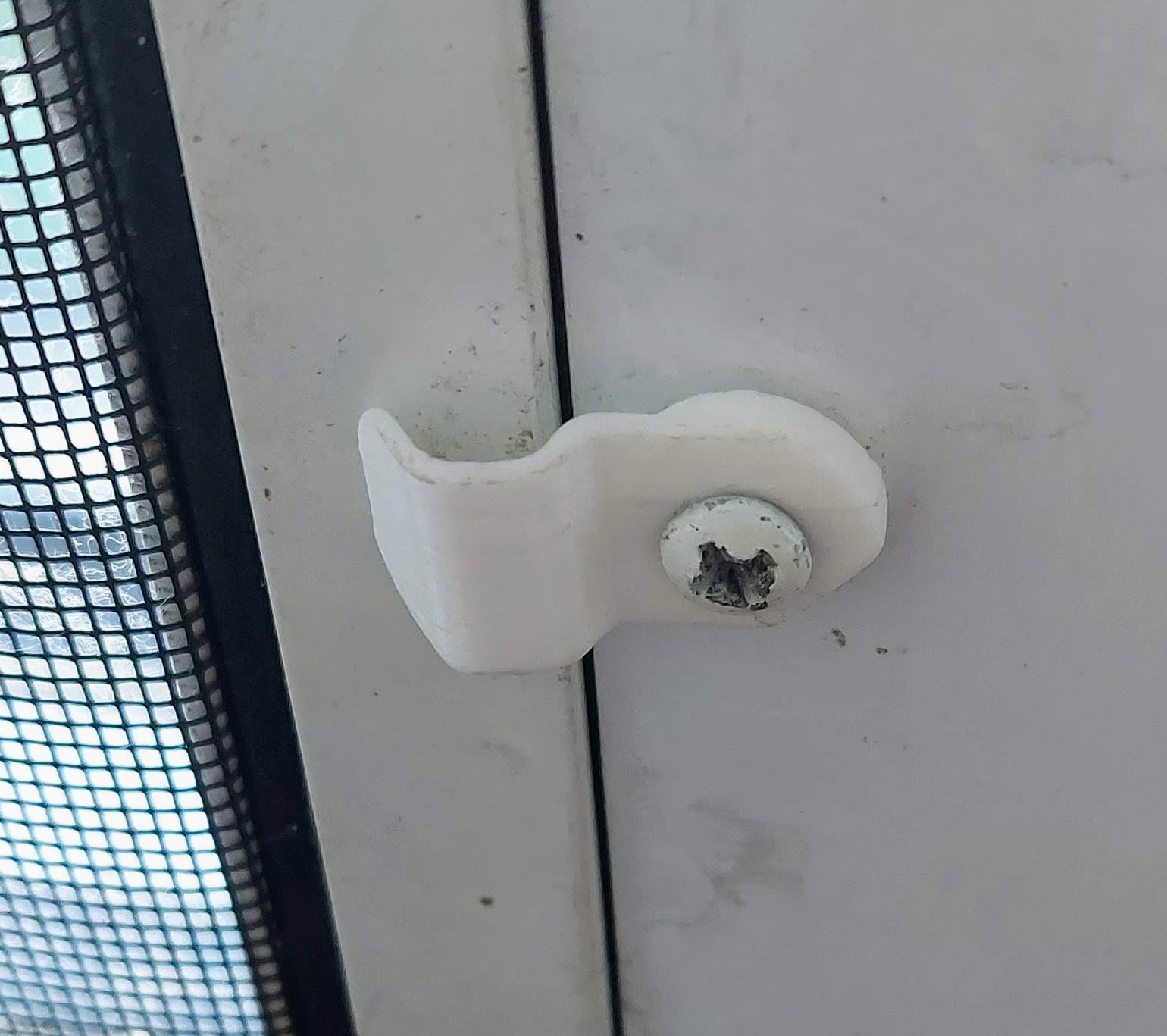 Window Screen Clip by Blackcrow | Download free STL model | Printables.com