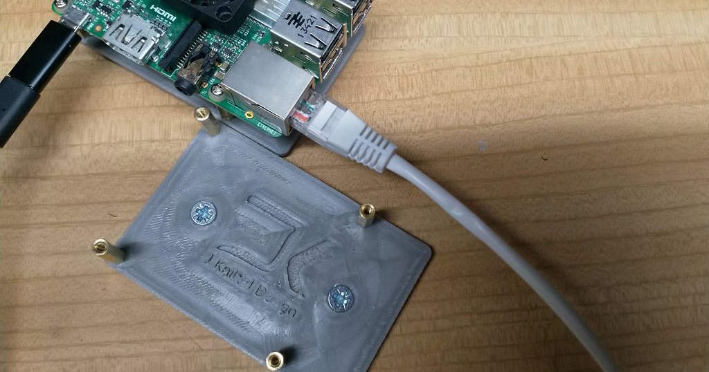 Raspberry Pi wall mounting plate par JKnittelDesign | Téléchargez ...