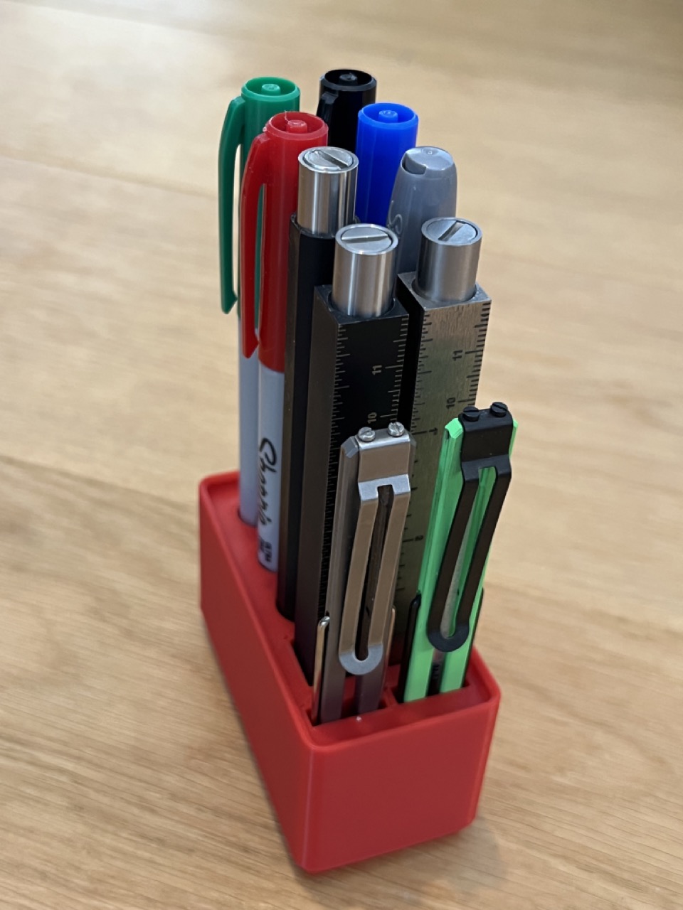 Gridfinity Holder for CW&T + Sharpies by DiscoStu | Download free STL ...