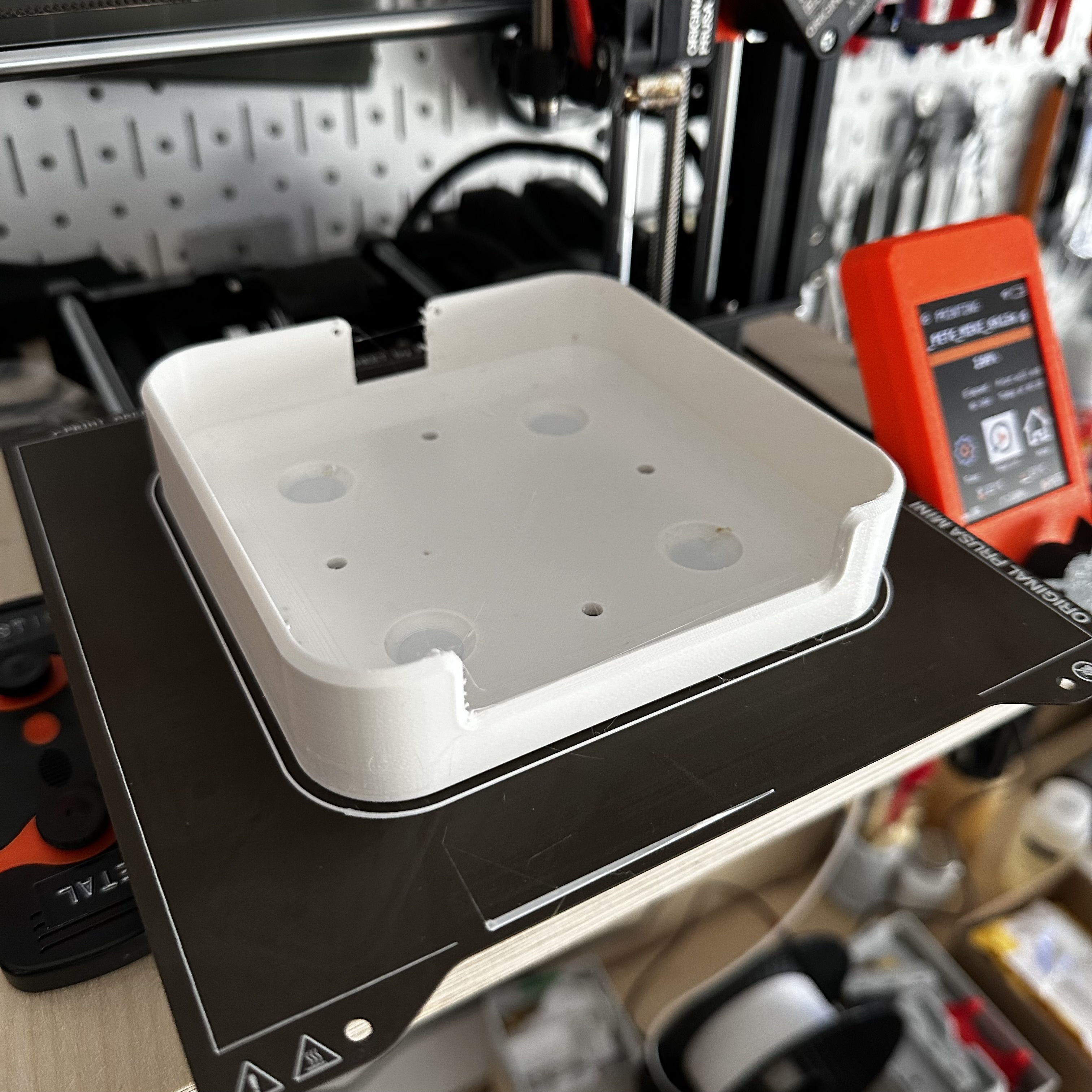 Hyper Thunderbolt Hub Keyhole Peg Mount by SirPrintsALot | Download ...