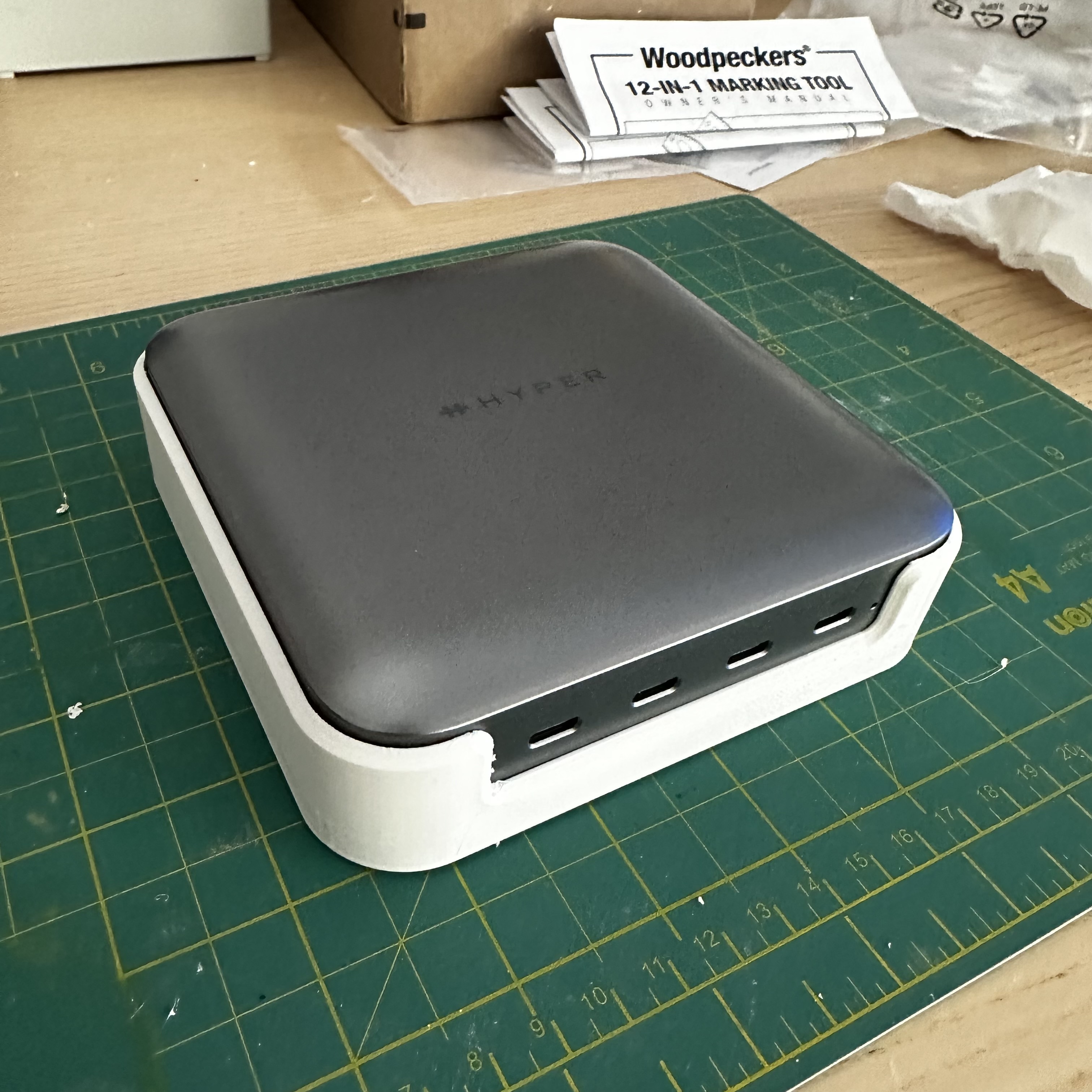 Hyper Thunderbolt Hub Keyhole Peg Mount by SirPrintsALot | Download ...