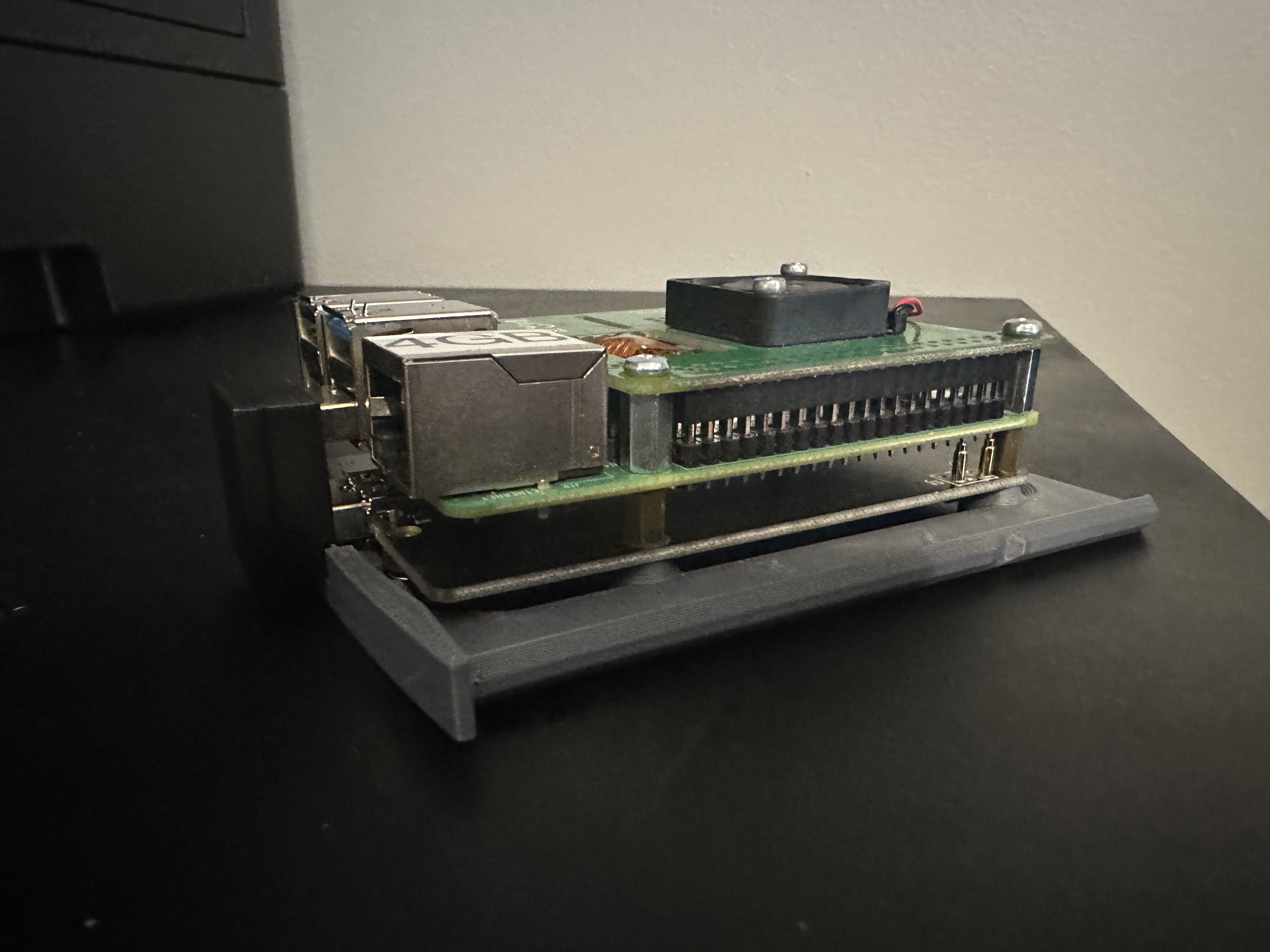 Pi4 with SSD Sled by nurotikpanda | Download free STL model ...