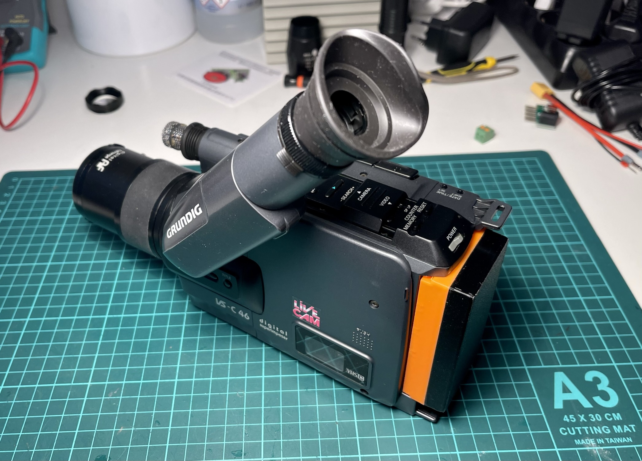 Universal camcorder Li-Po battery pack with USB-C charging by Kirill ...