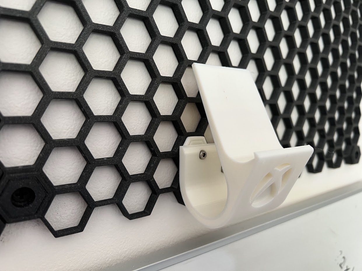 Xbox Controller Wall mount for HSW by Dave Jackson | Download free STL ...