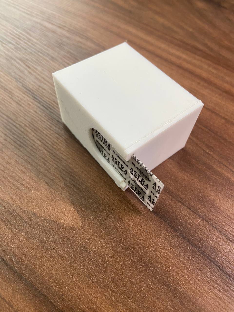 Double edge razor blade gravity dispenser by dragon0504 | Download free ...