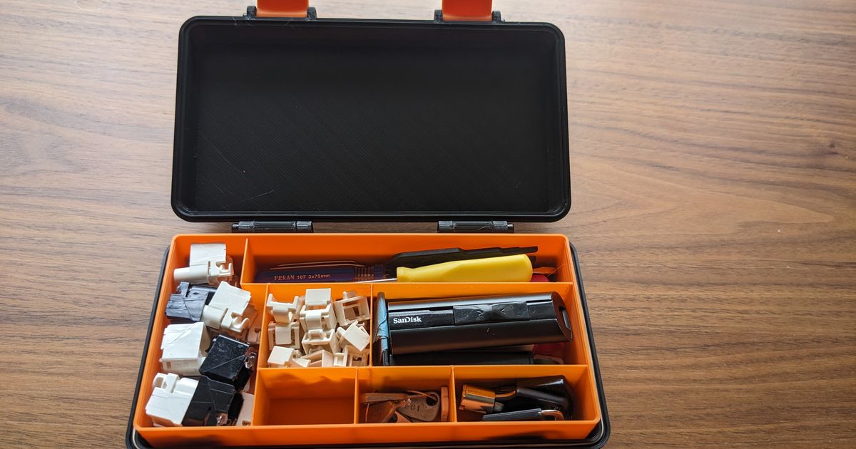 Small Tech Toolbox w/ Insert by TheCookieJohnster | Download free STL ...