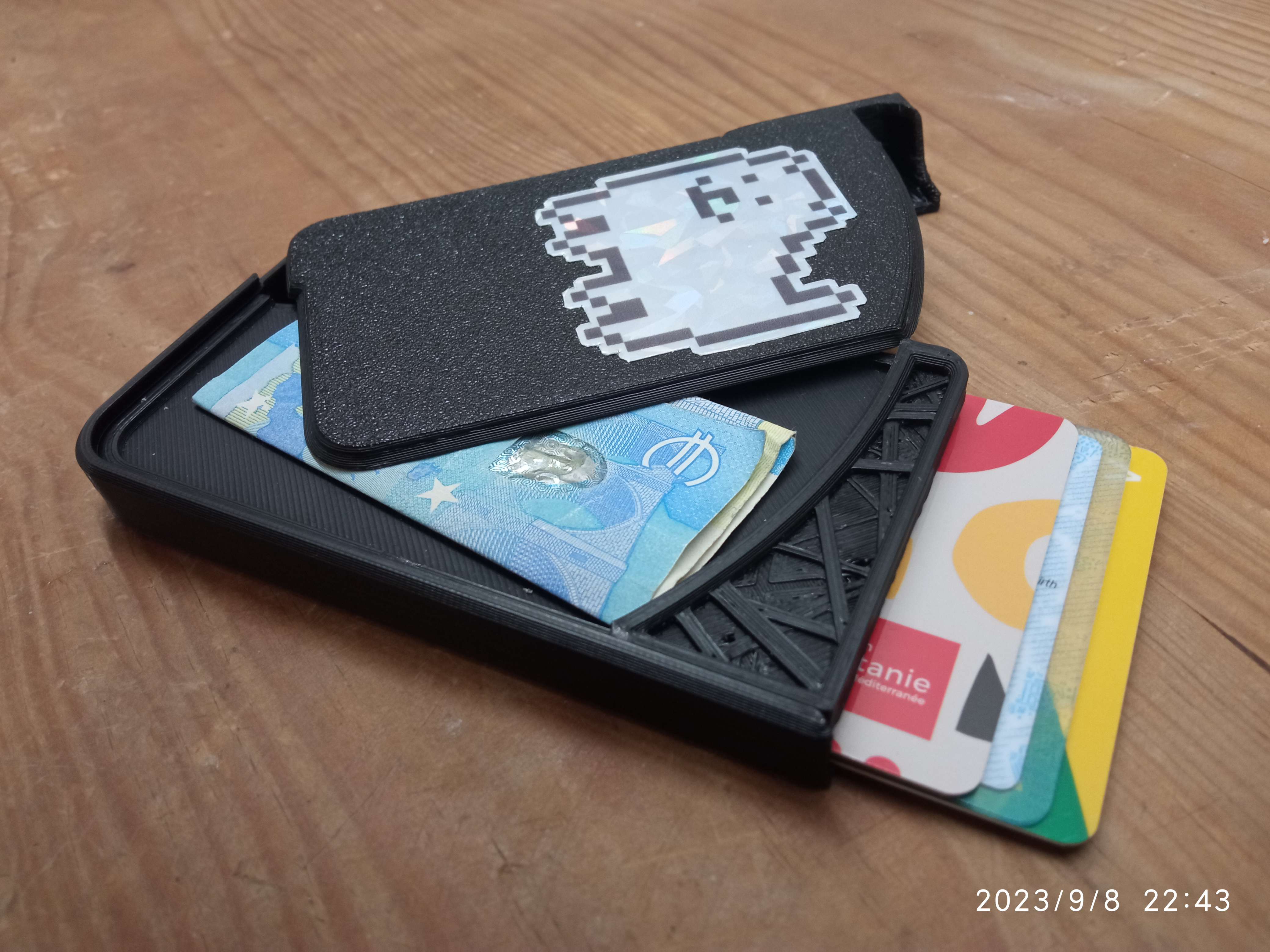 Cash compartment mod for Maker Wallet Revamped by Floptical | Download ...