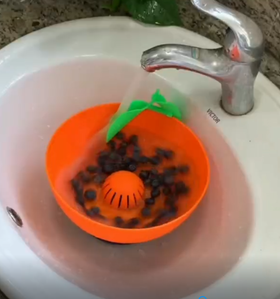 Berry cleaning machine powered by tap water von LINYIDAO007 ...