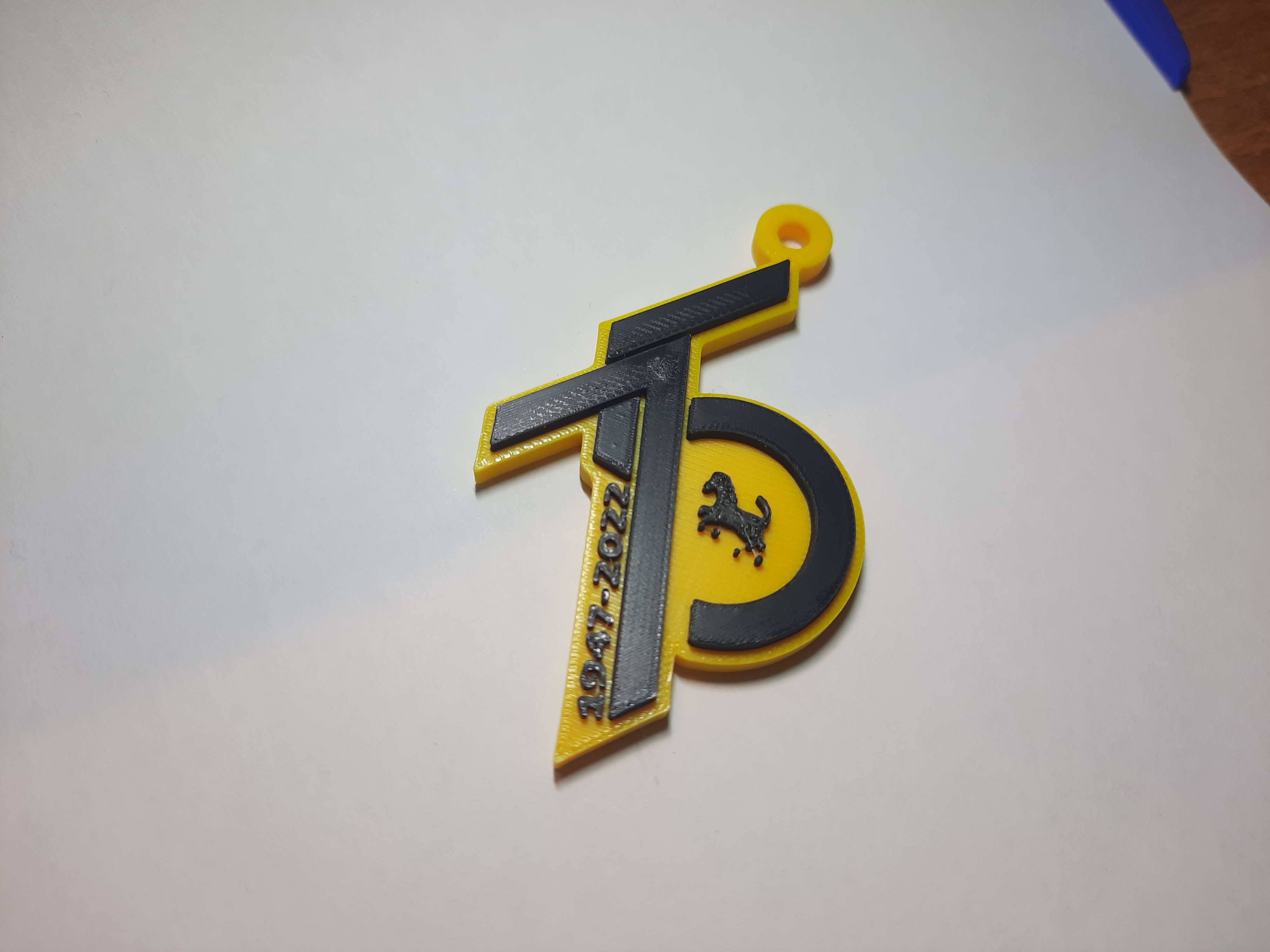 75th anniversary of Ferrari - Keychain logo por Luke-Leek-98 ...