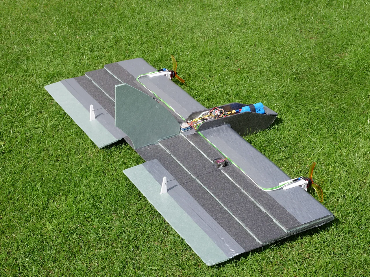 RC Plane (Ardupilot Flying Plank / Flying Wing) by Basement Creations ...
