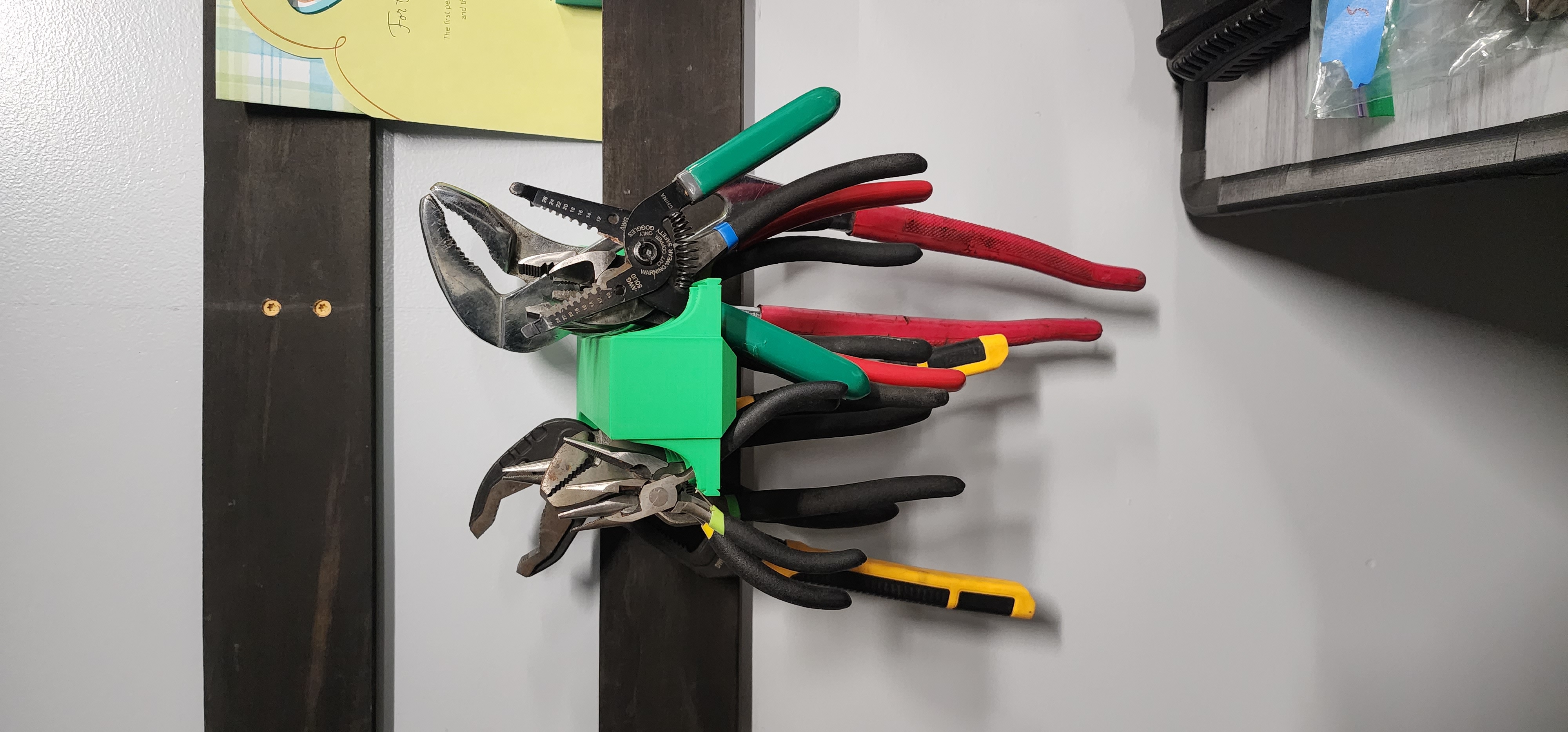 Pliers holder by Ryan | Download free STL model | Printables.com