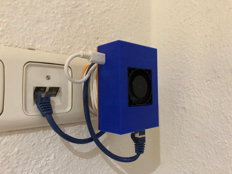 Raspberry pi 4 b mount for the orginal power supply by Rene Soukup ...