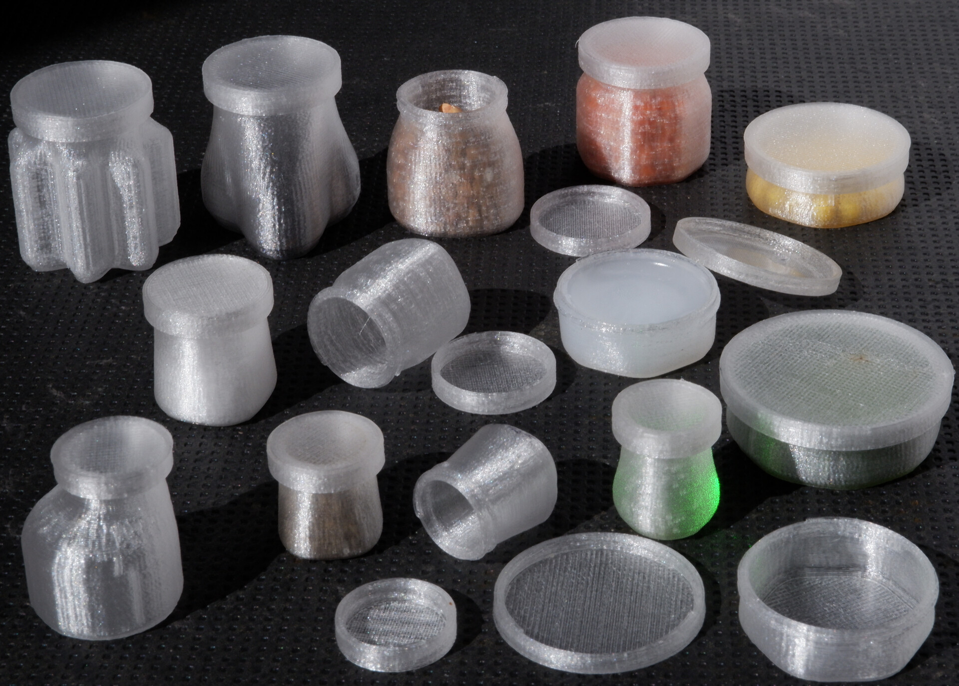 Customizable lightweight small jar/bottle with screw cap by Jan K ...