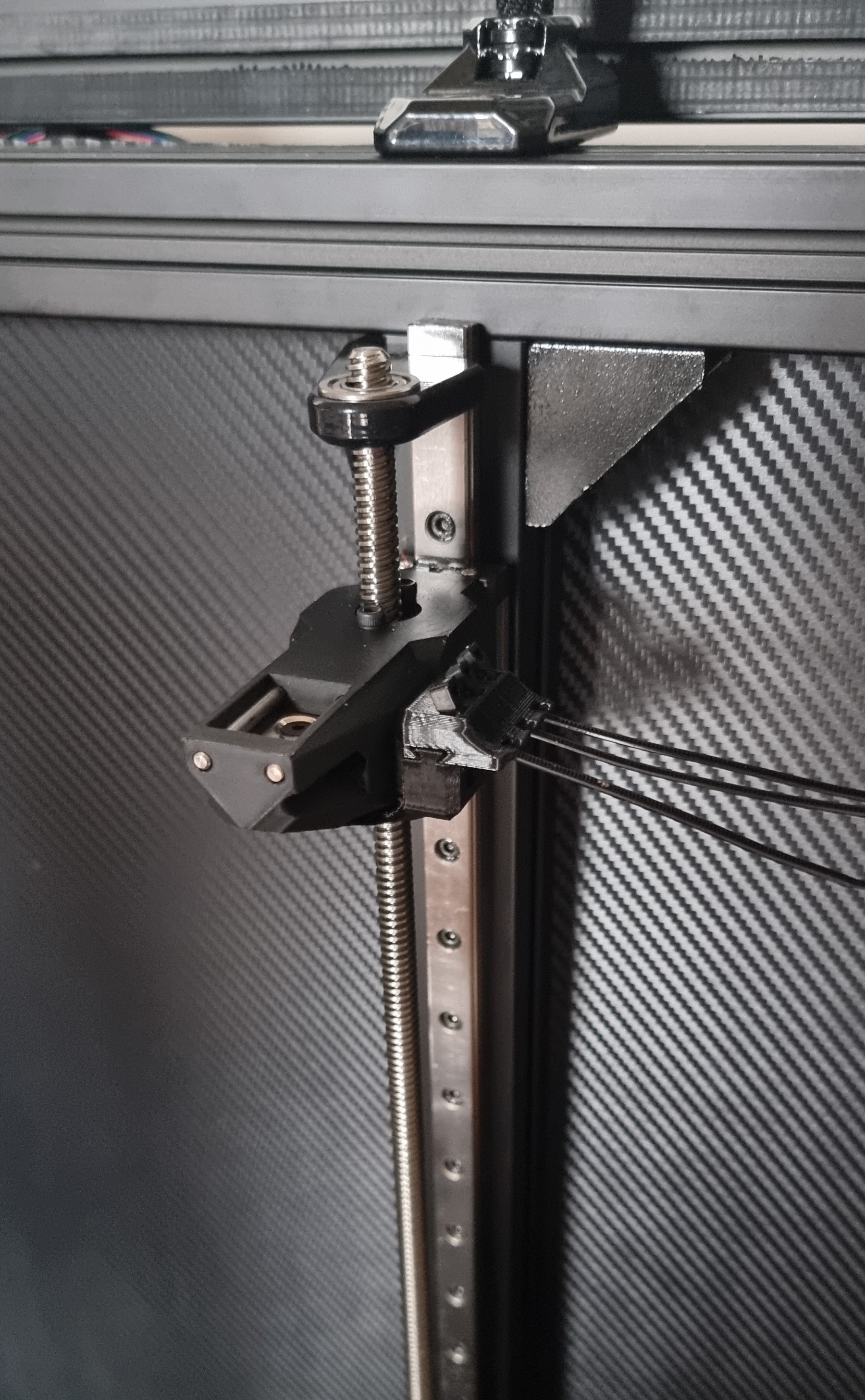 V Core 3 1 Z Arm Cableholder Removable By Quattrox Download Free STL v-core-3-1-z-arm-cableholder-removable-by-quattrox-download-free-stl