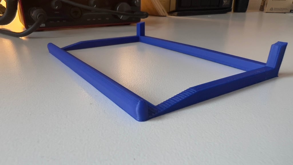 Focusrite Scarlet 4i4 - Angled desk stand by Niko Caignie | Download ...