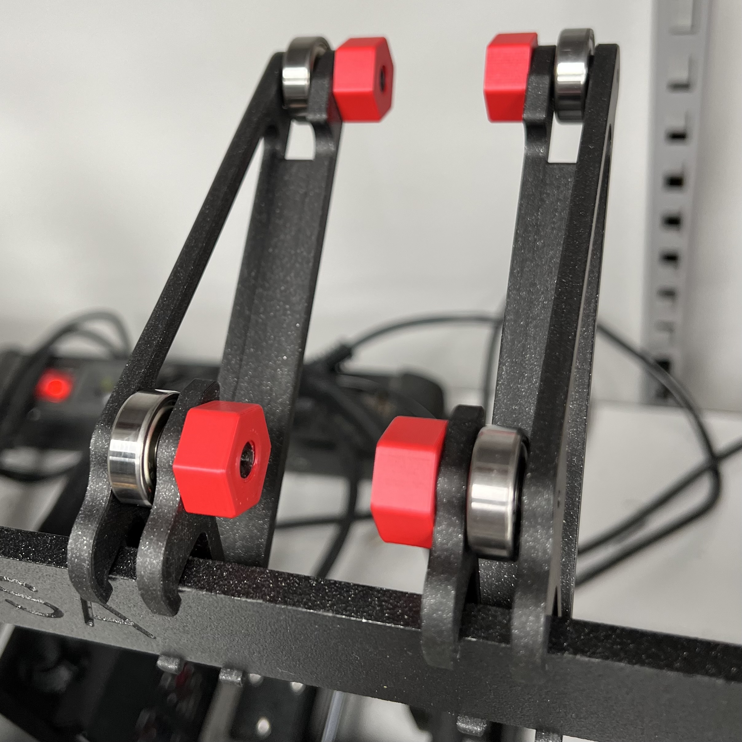 Minimalistic spool roller for Prusa MK4 / MK3S by Micke | Download free ...