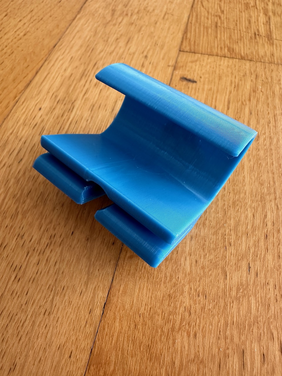 Urine bag fixation with holder by Sonnenschauer | Download free STL ...