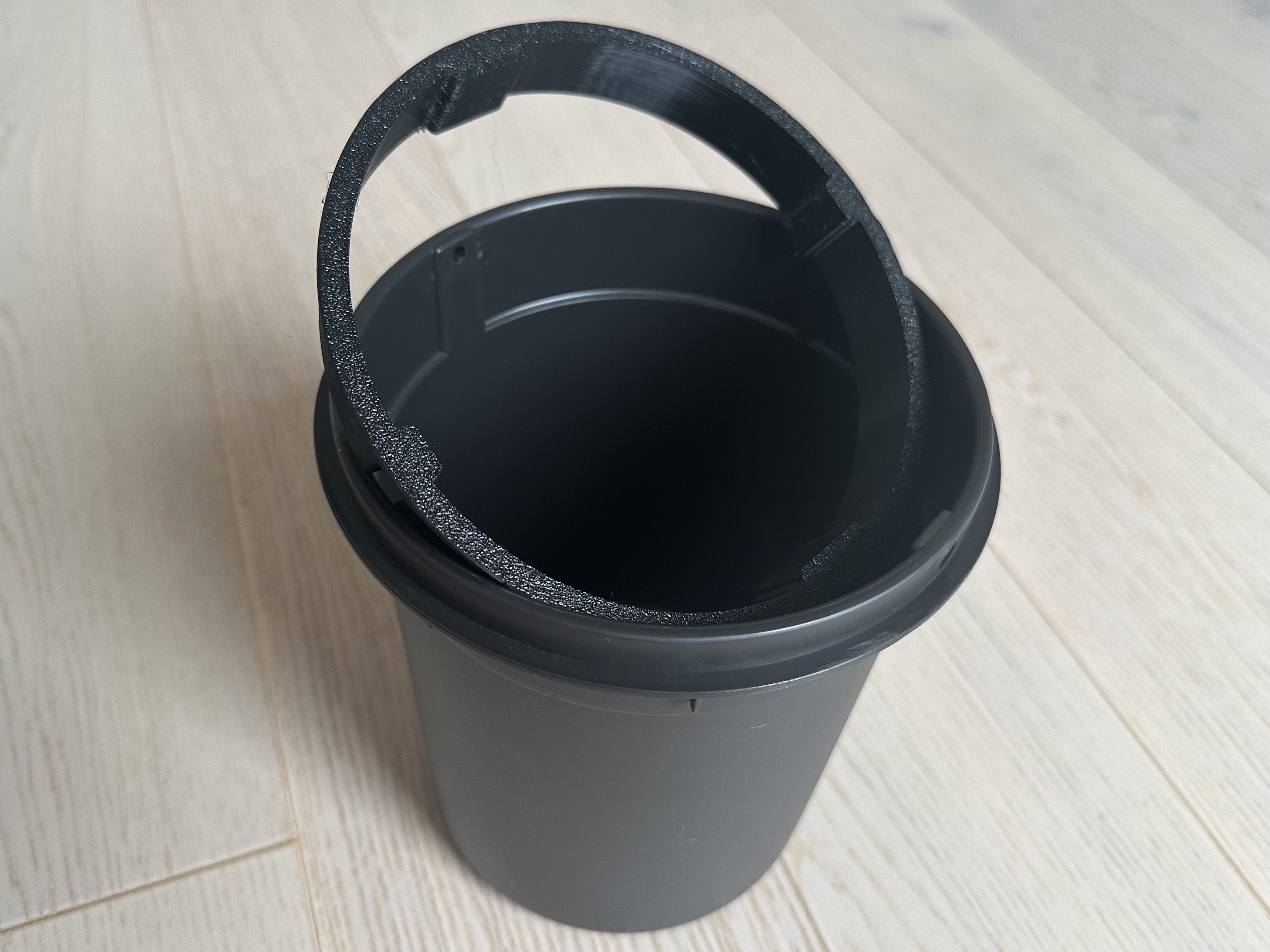 EKOLN Trash Can Retainer by JP | Download free STL model | Printables.com