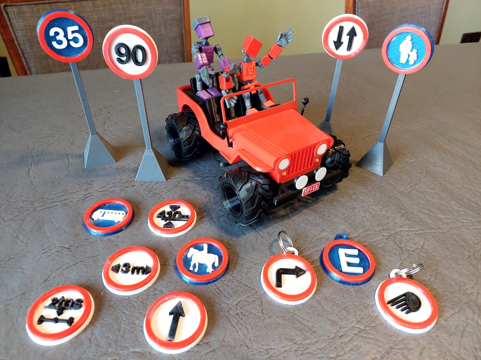 Traffic Signs (for scale models and key ring) - Set of 20 Restrictive ...