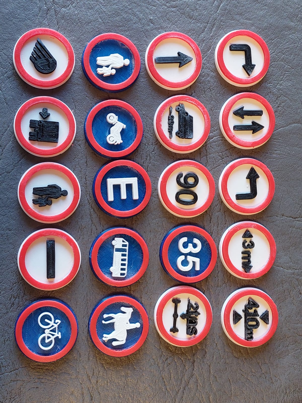 Traffic Signs (for scale models and key ring) - Set of 20 Restrictive ...