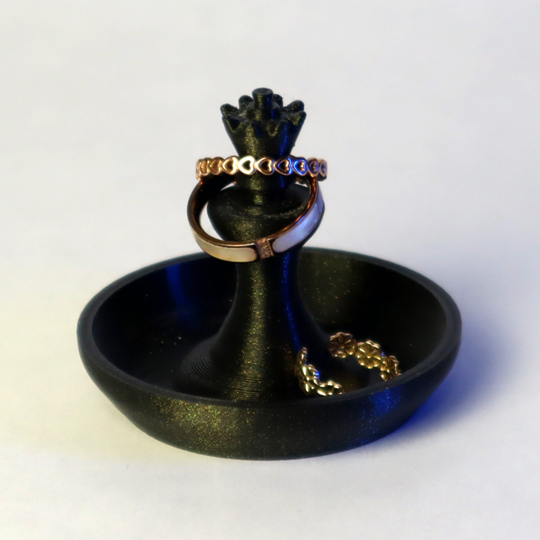 The Queen Ring Holder by 3D Printing Builds | Download free STL model ...