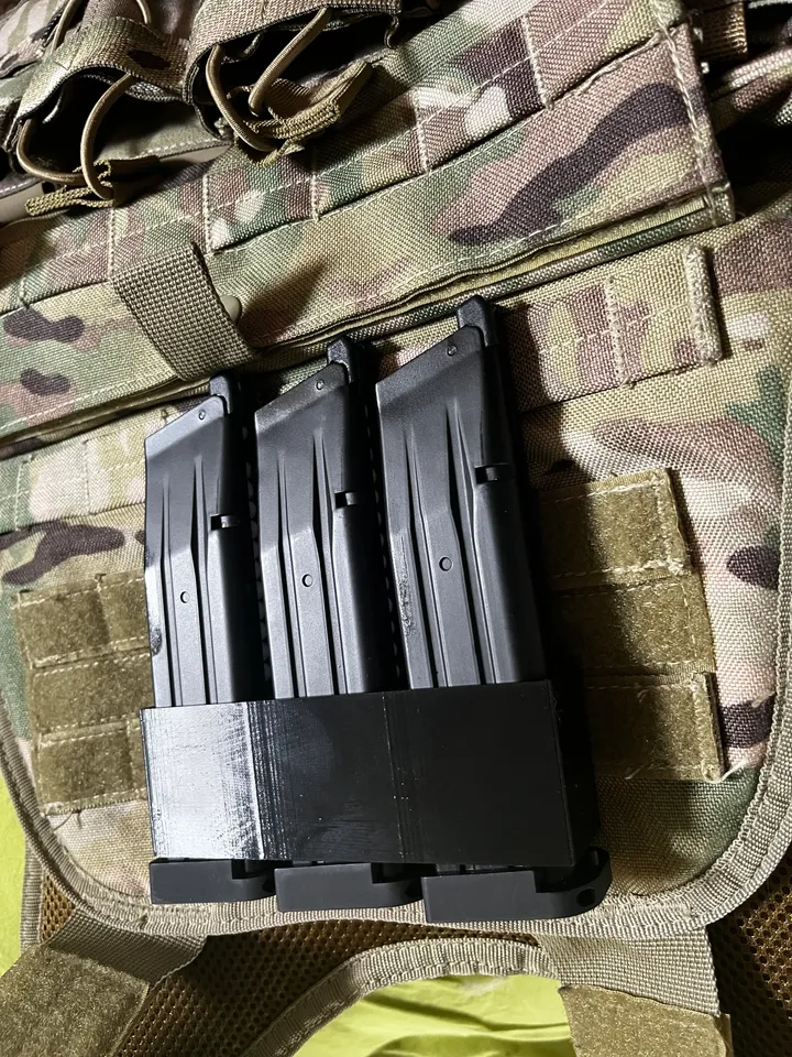 Airsoft: Simple magazine holder for glock style magazine with molle ...