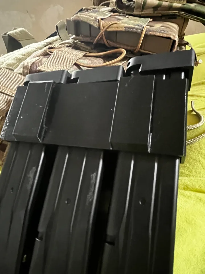 Airsoft: Simple magazine holder for glock style magazine with molle ...