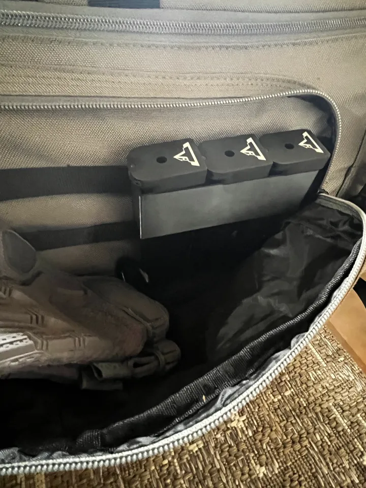 Airsoft: Simple magazine holder for glock style magazine with molle ...