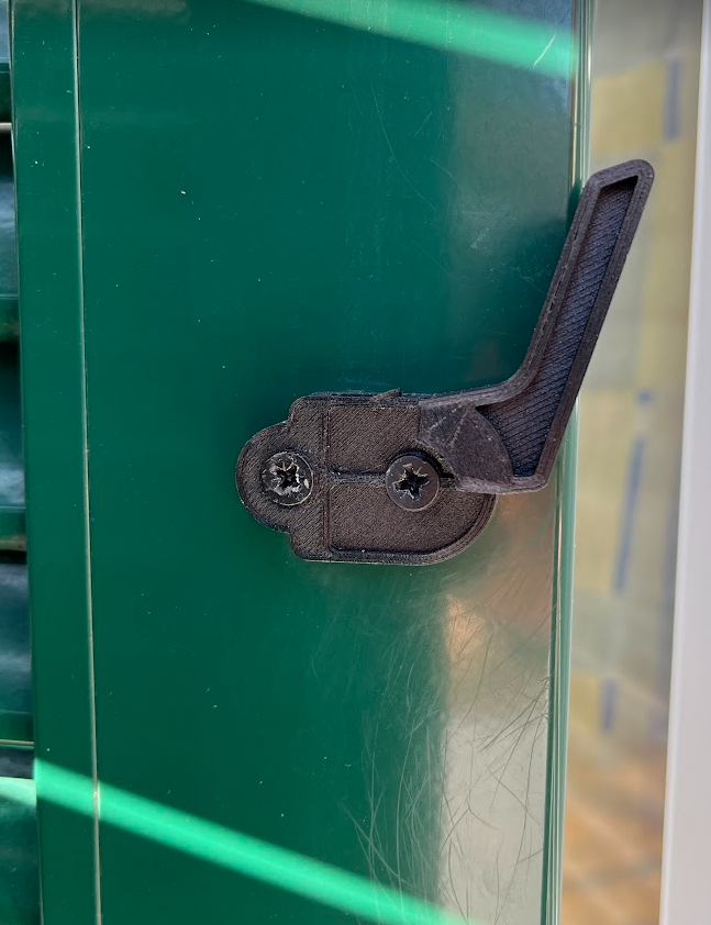 Maco Window Shutters Center Closure by roor77 | Download free STL model ...