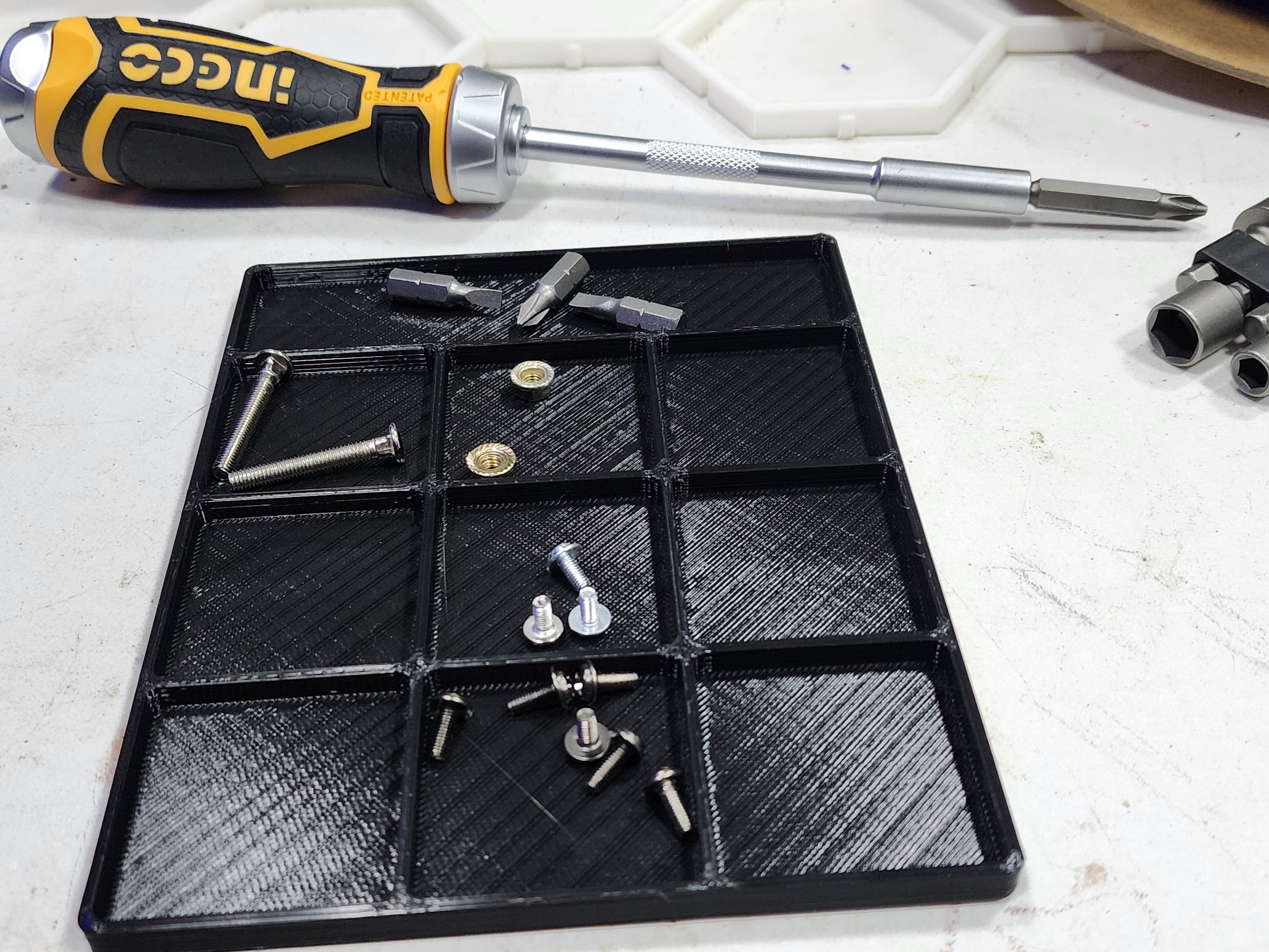 Screw Tray by Keepy | Download free STL model | Printables.com