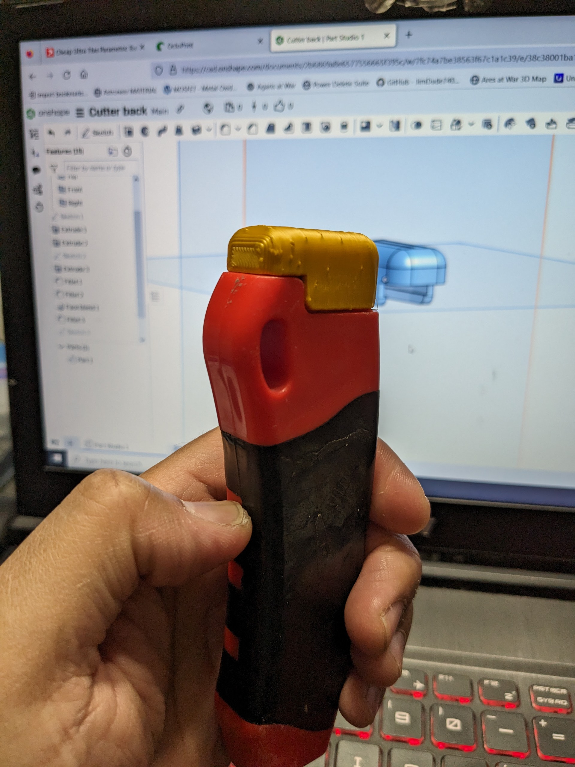 Box cutter lid/blade snapper by Bert | Download free STL model ...