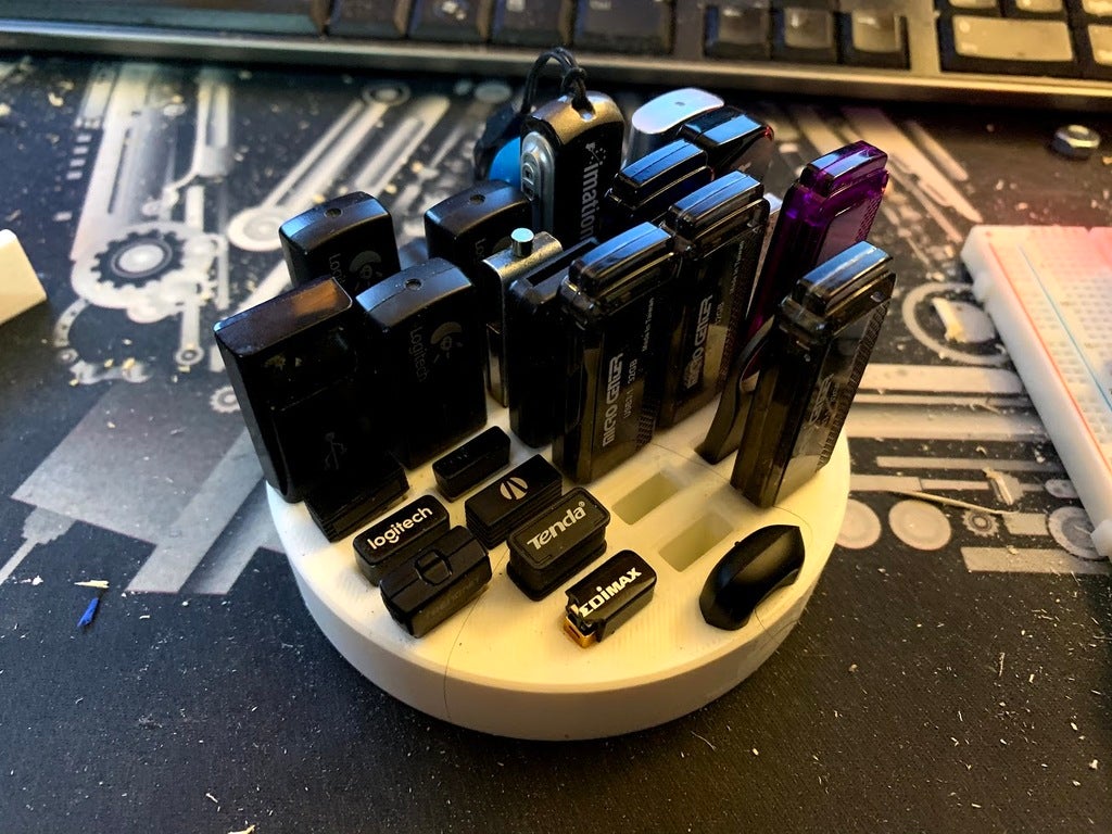 Circular USB Stick holder by Sc1re | Download free STL model ...