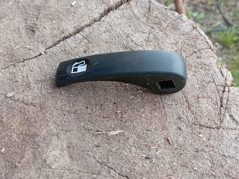 Renault fuel filler flap lever by Variant13 | Download free STL model ...