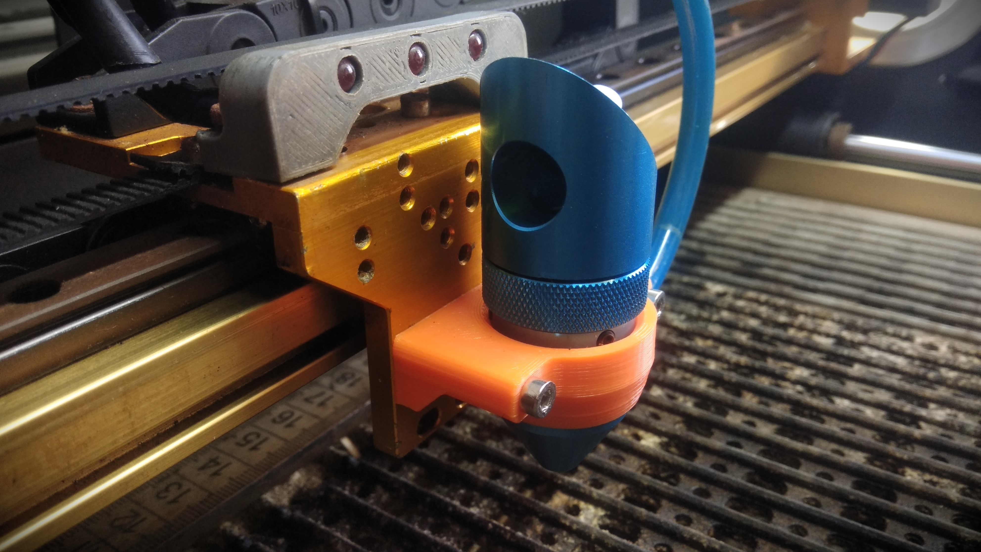 Cloudray's K Series laserhead's 3d printed mount for K40W laser cutter ...