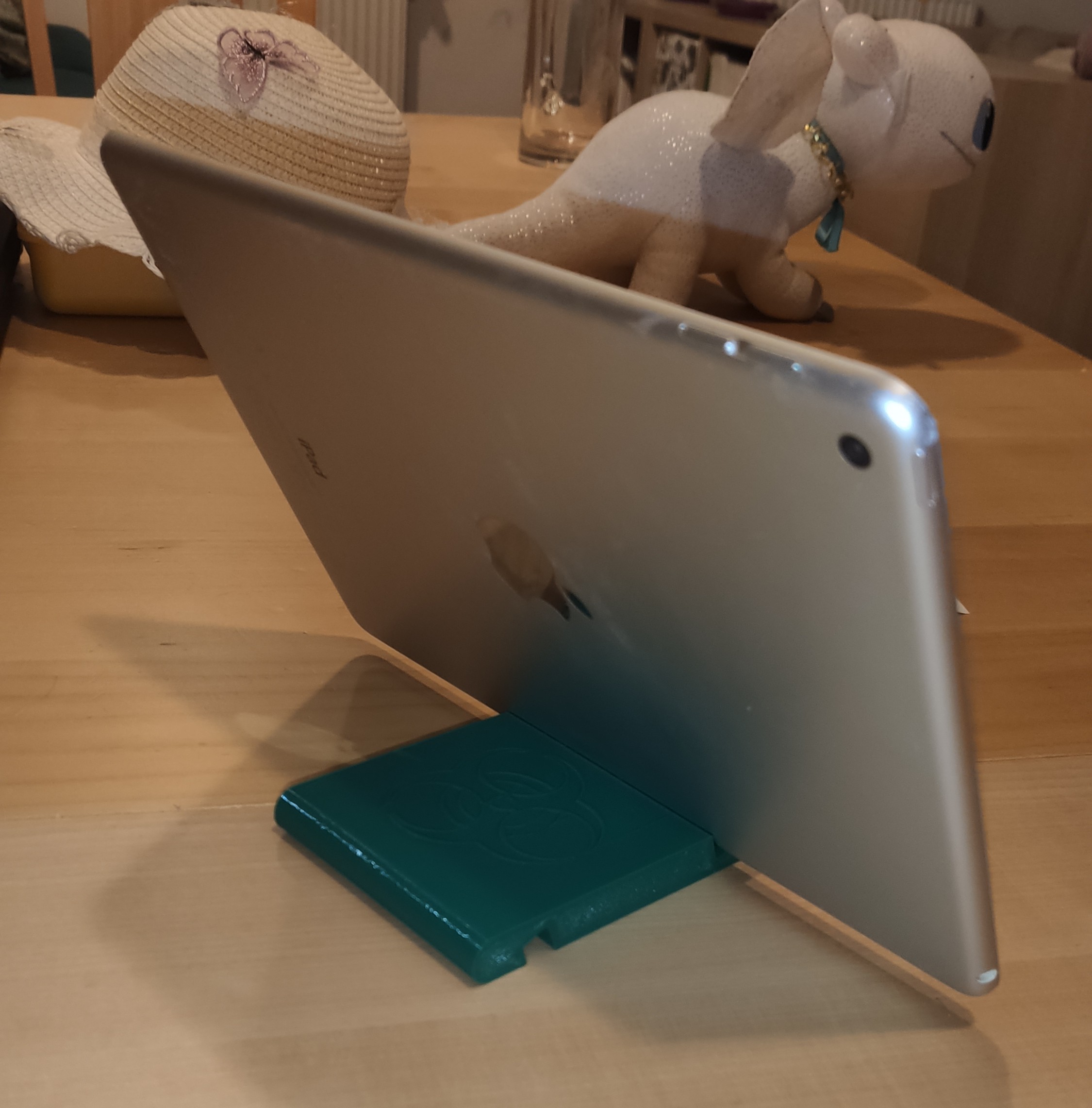 Tablet or smartphone stand by Libor Škaroupka | Download free STL model ...
