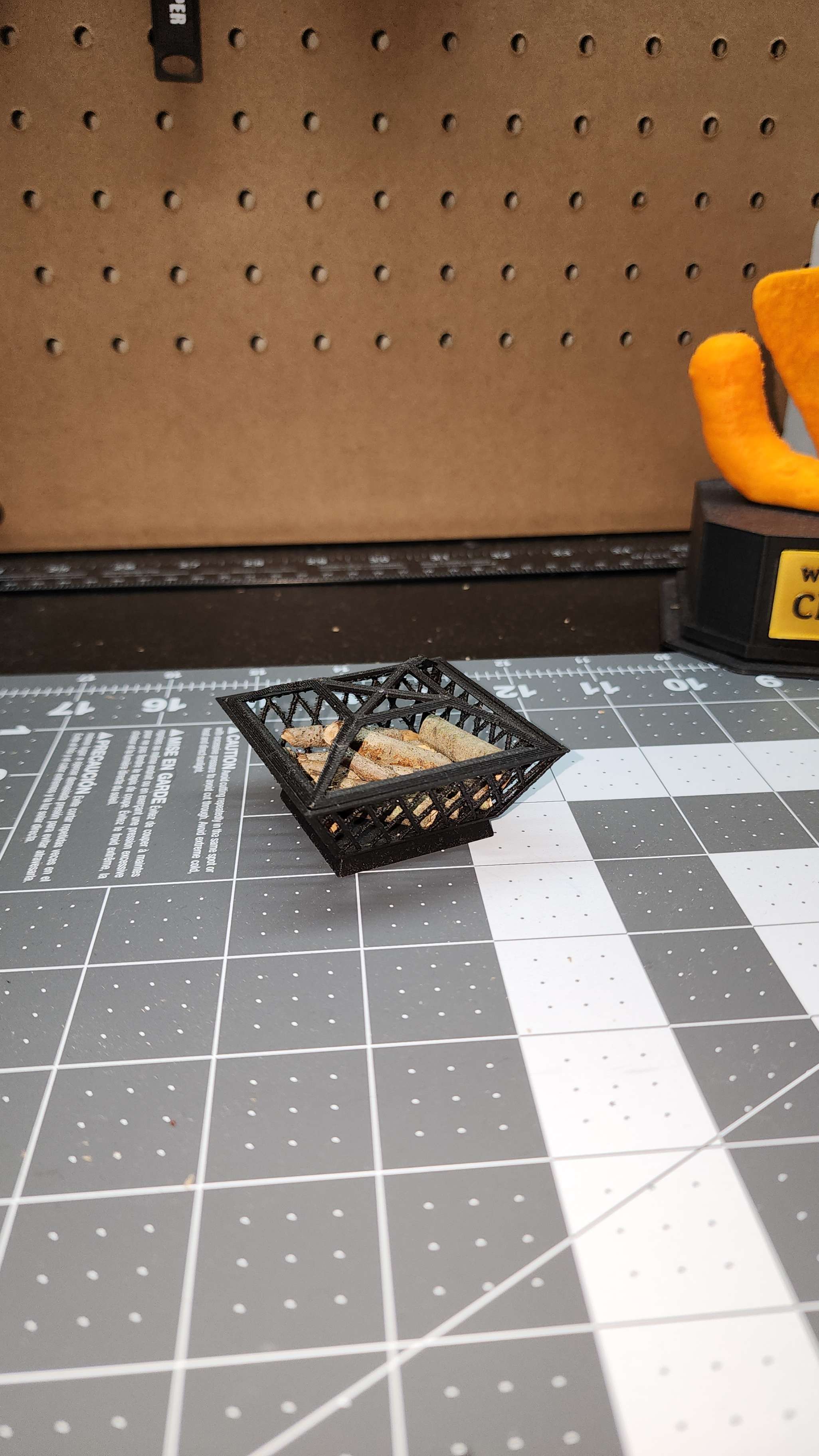 Miniature Fire Pit with Removable Lid by PapaWelley | Download free STL ...