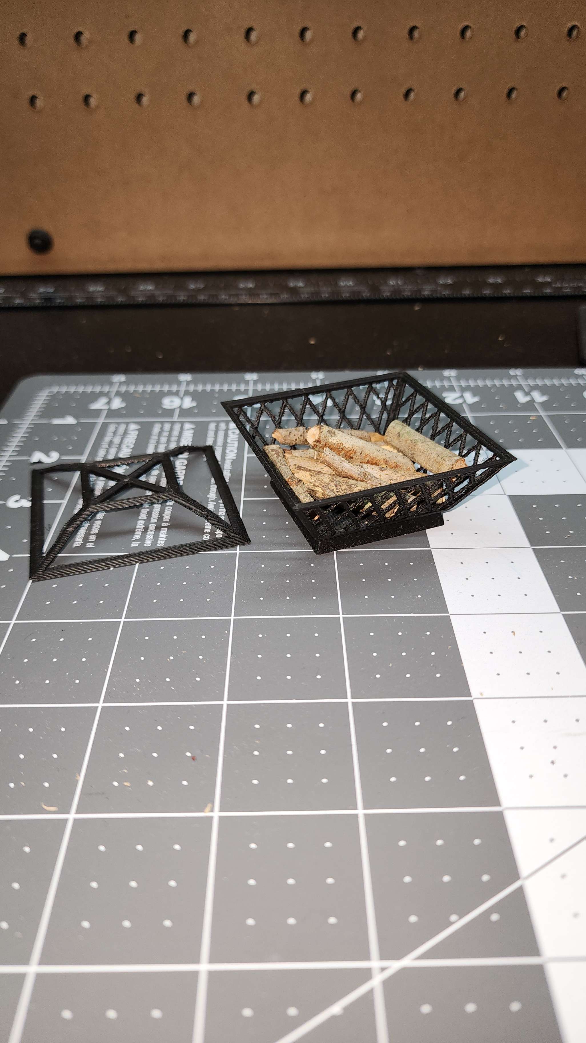 Miniature Fire Pit with Removable Lid by PapaWelley | Download free STL ...