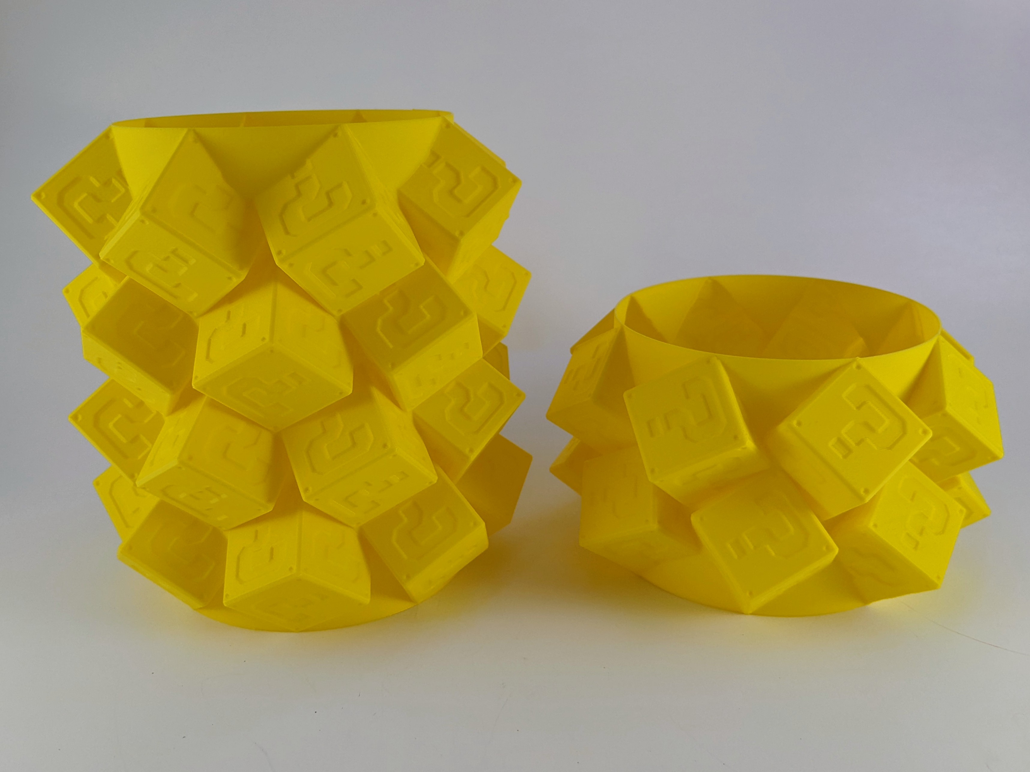 Mario Coin Block Vase Desk Caddy by Grandpa 3DPrints | Download free ...
