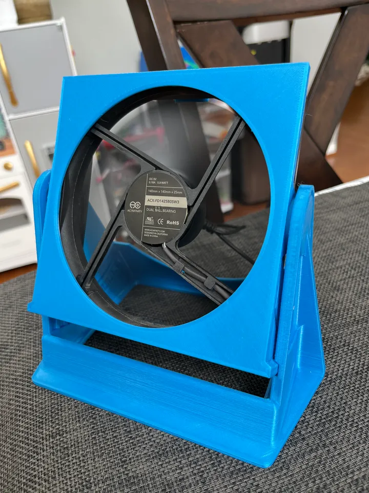 Adjustable Perfect Desktop Fan Stand (Remixed for 140mm fans) by SM ...