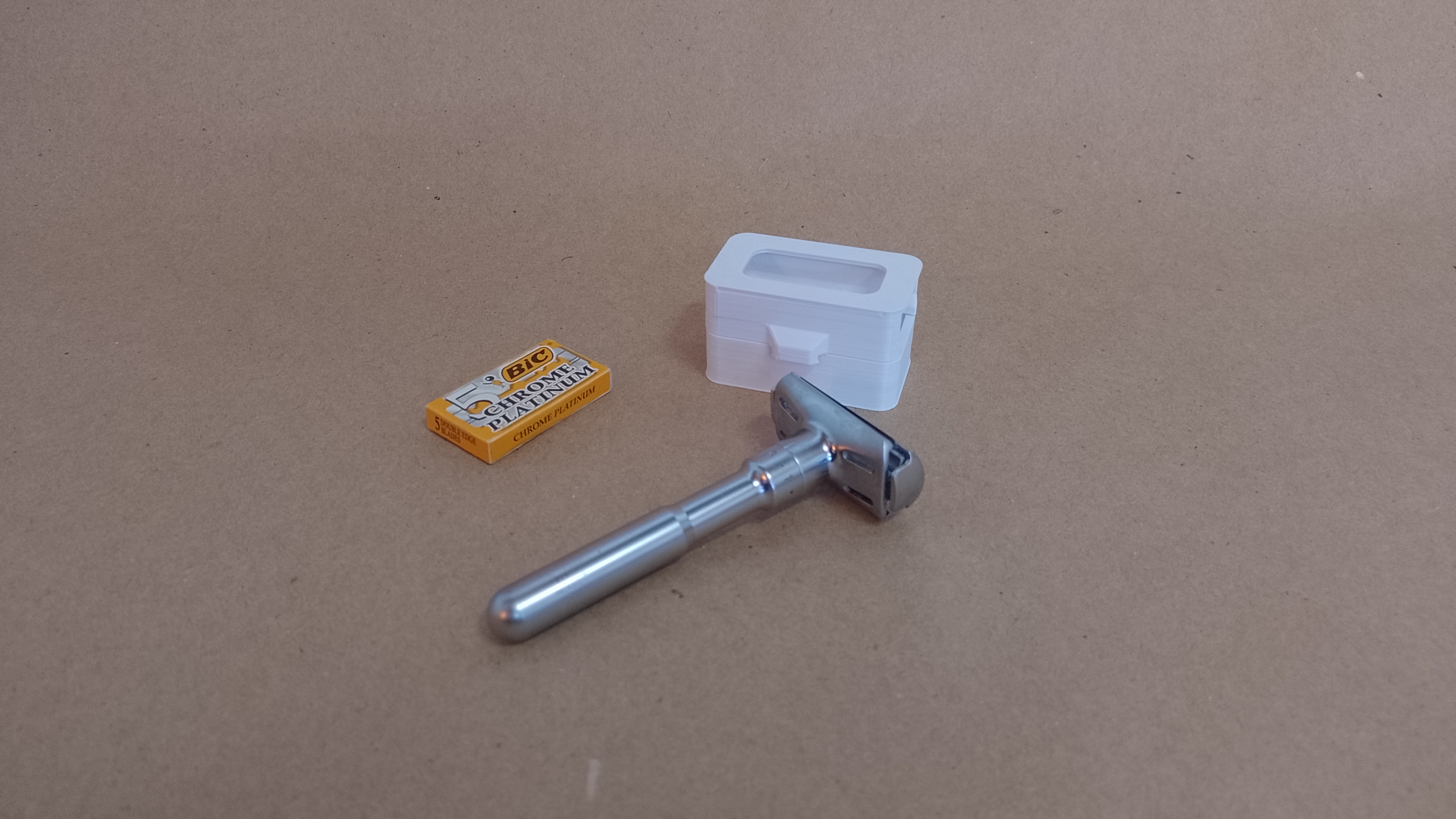 Razor blade traveling box by Manu Paolantonio | Download free STL model ...