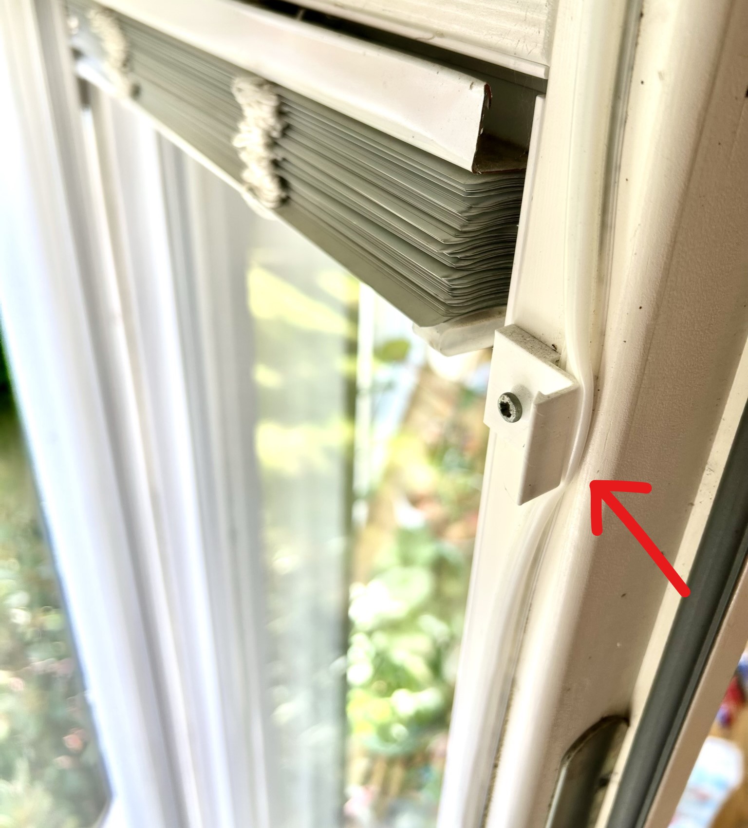 Locking clip for common Swedish 2+1 window by ChristofferÅ | Download ...