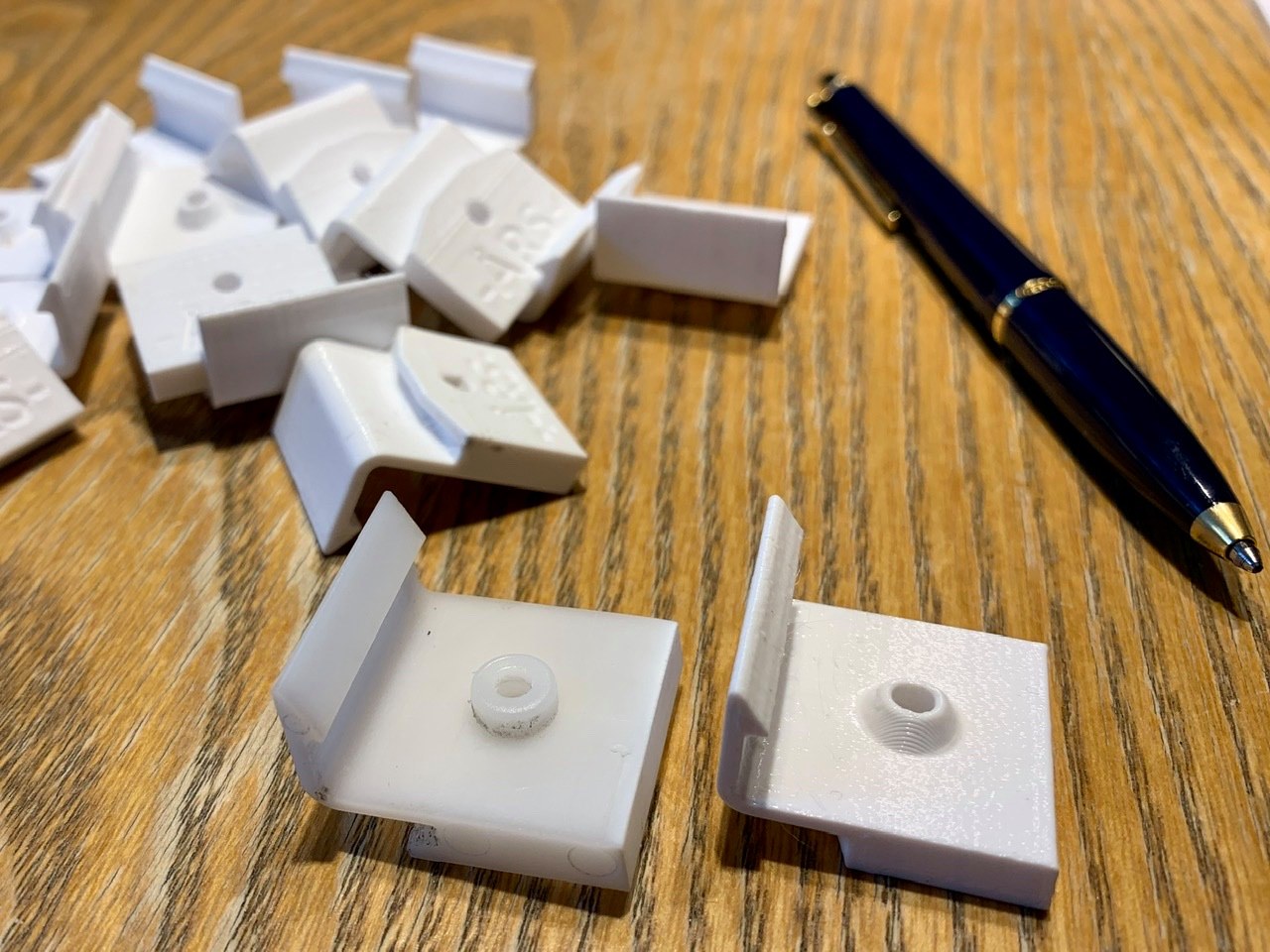 Locking clip for common Swedish 2+1 window by ChristofferÅ | Download ...