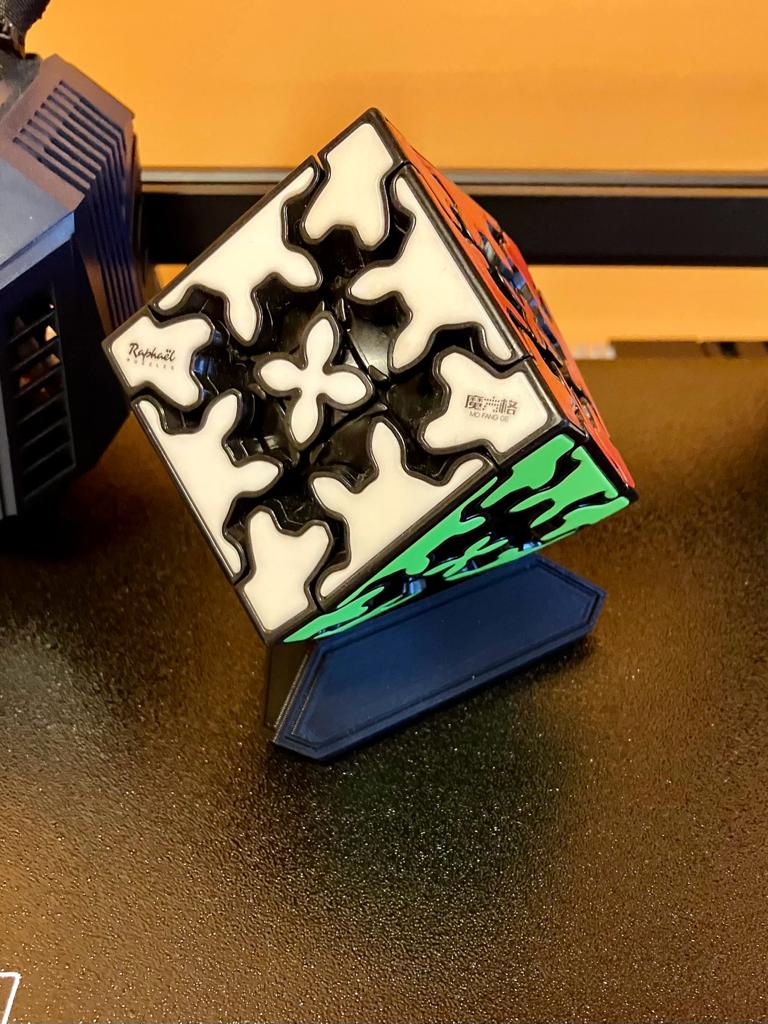 Rubik's cube stand by Pitivi | Download free STL model | Printables.com