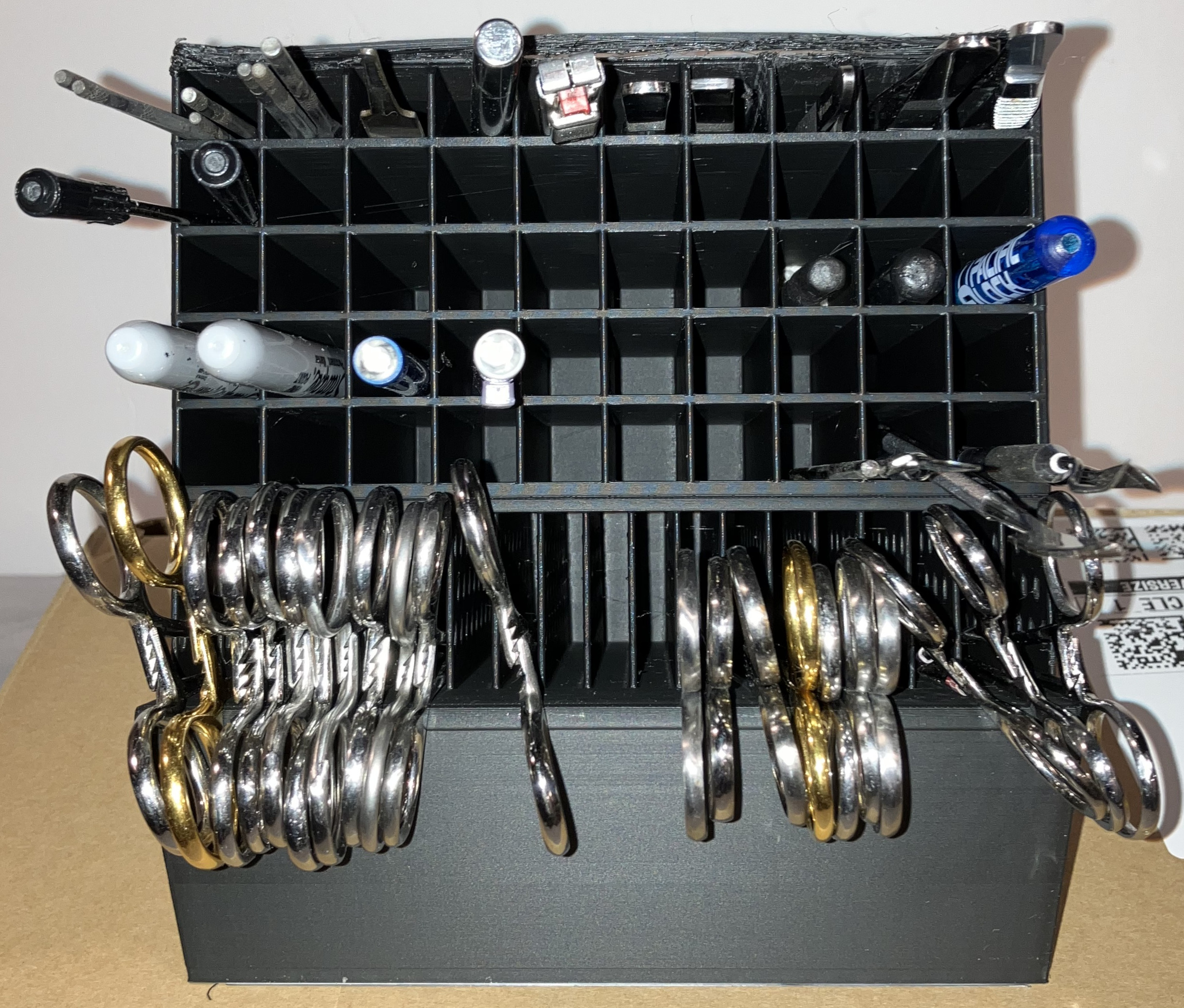 Desk Organizer with hemostat slots by yakMedic | Download free STL ...