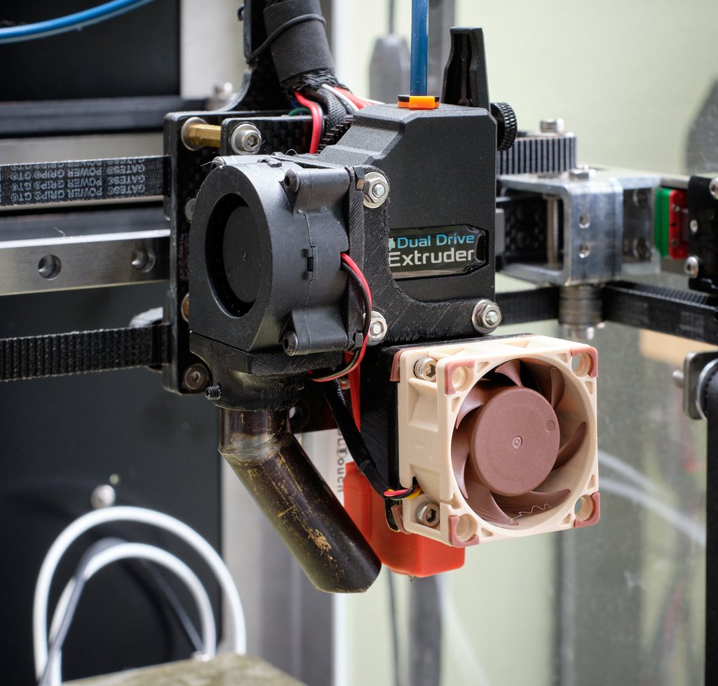 SecKit Cube Brass Nozzle Mount by Automobilie | Download free STL model ...