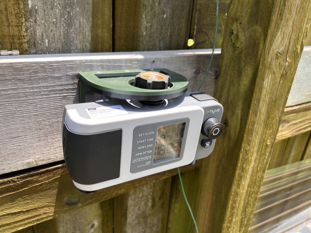 B-Hyve DX 4 Smart Hose Timer Mounting Bracket Remix by numbermess ...