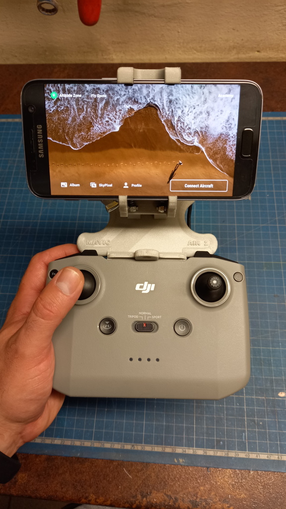 DJI MAVIC AIR 2 Adjustable and automatic phone holder with a neck strap ...