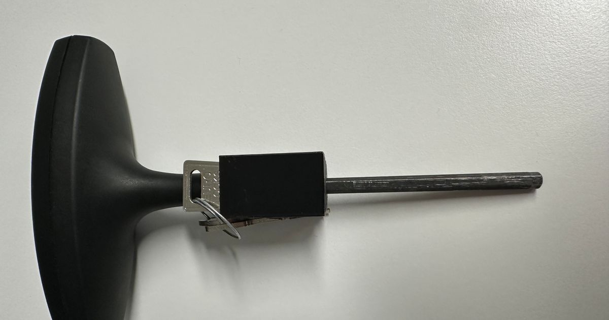 Thule roofrack key holder by Ememell | Download free STL model ...