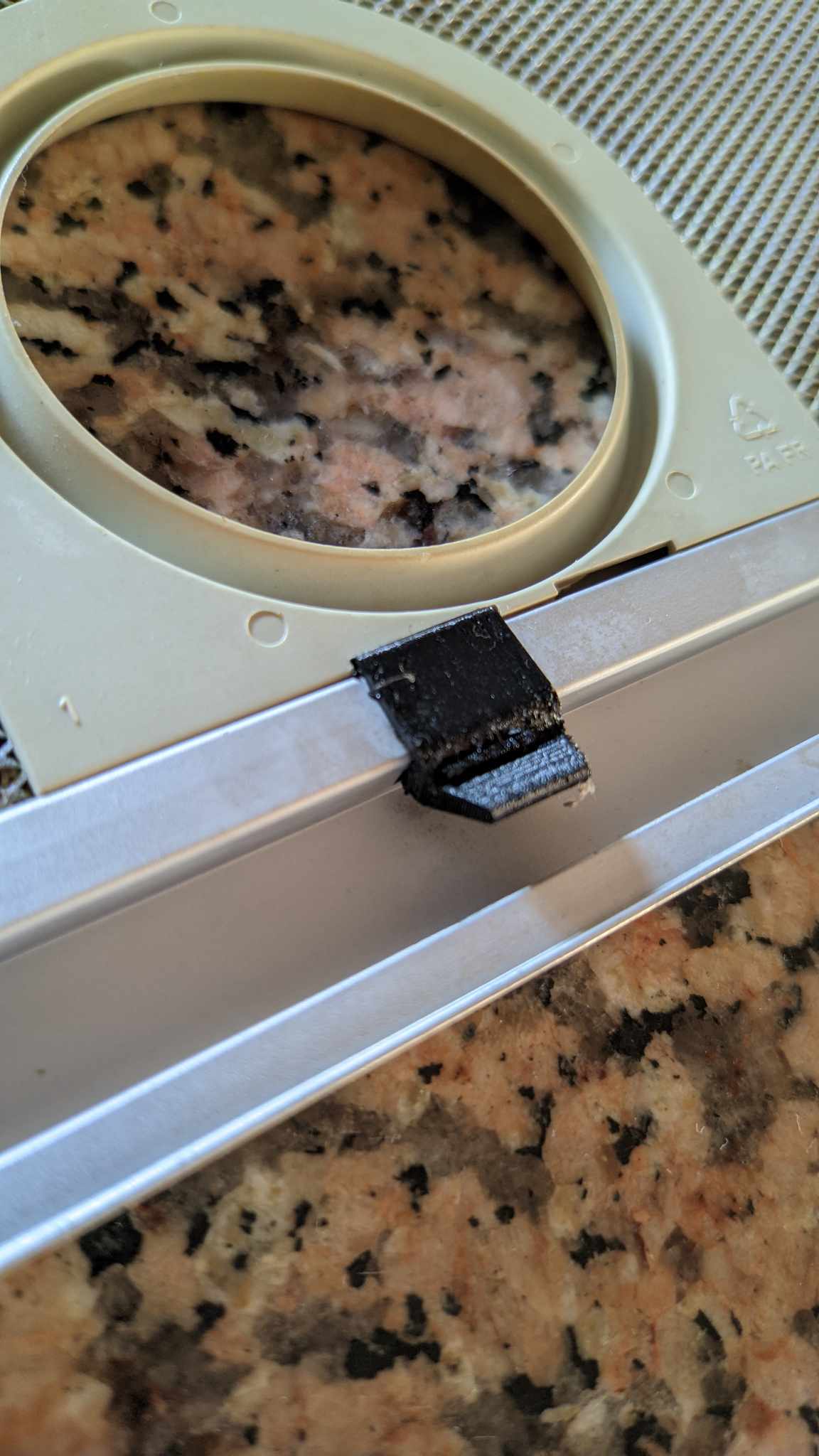 Teka Fan Extractor Grid Holder by Luciano Fernandes | Download free STL ...